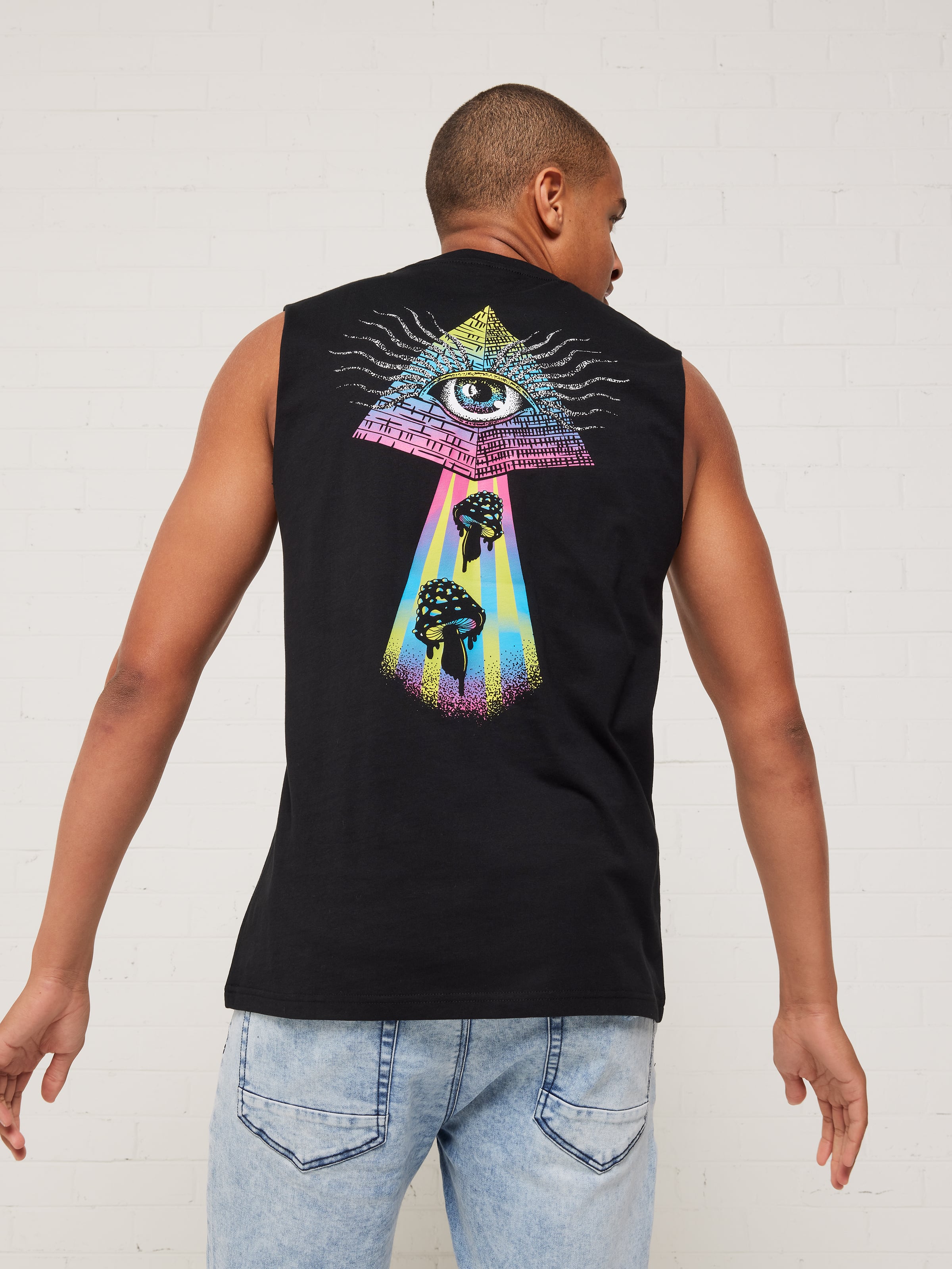 Trippy Pyramid Eye Muscle Tee - Jay Jays Online